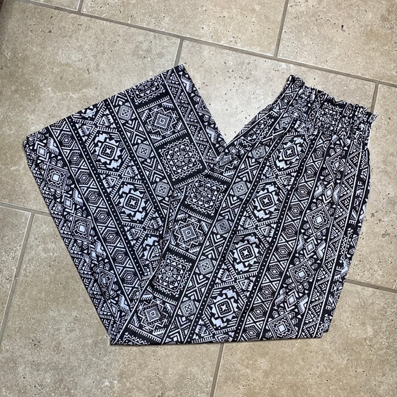 west loop | Pants & Jumpsuits | West Loop Palazzo Pants Black White Nwt ...
